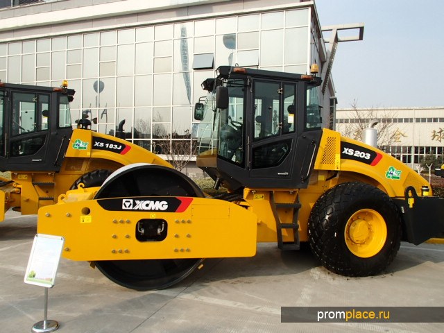 Дорожный каток XCMG XS203